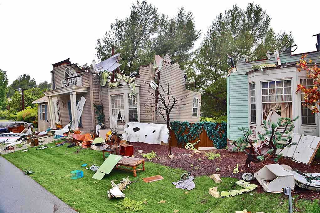 Mayor’s Brother Turns On LA | Standard Headlines